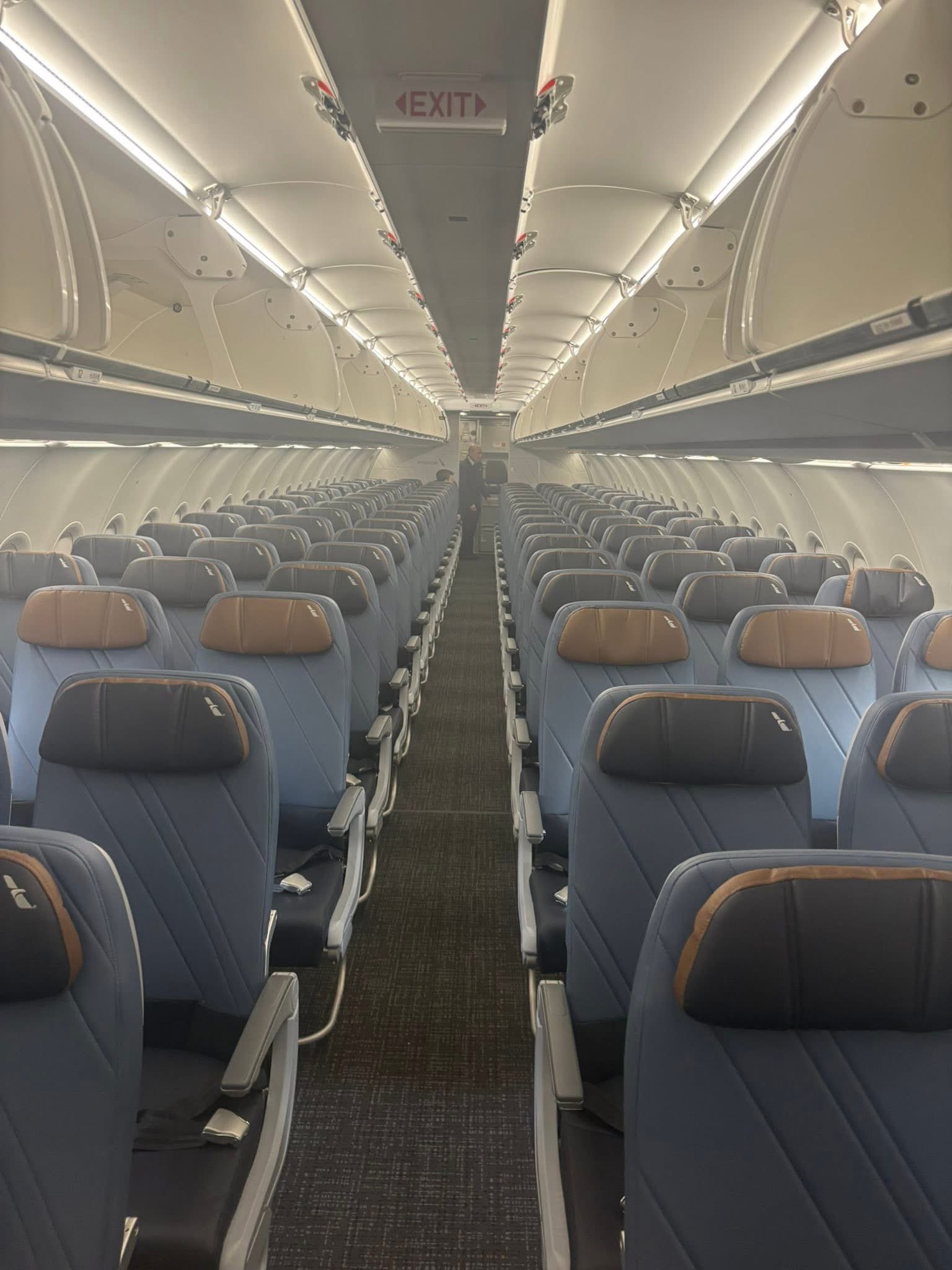 AA retrofit A319 上线 - 旅行 - 美卡论坛